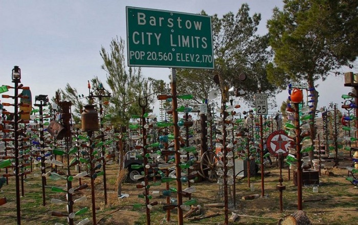The Bottle Tree Ranch of Elmer Long | Amusing Planet